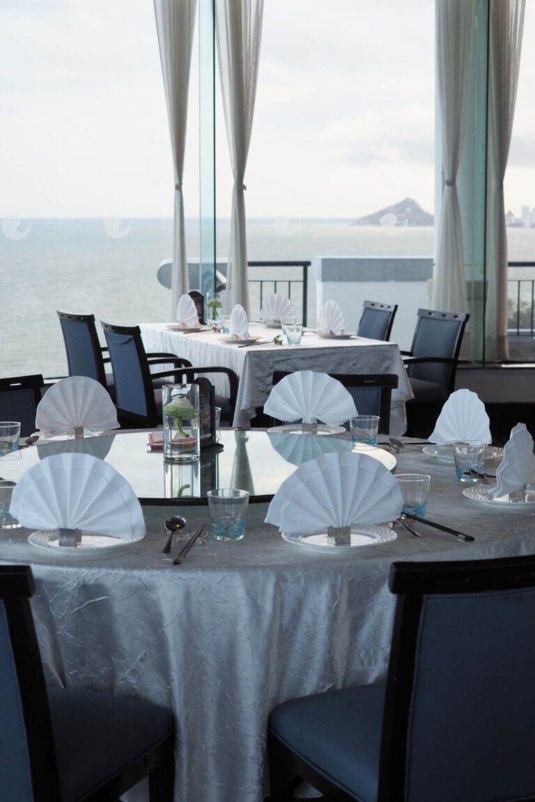 White Lotus Restaurant & Rooftop Bar at Hilton - HuaHinPocketGuide